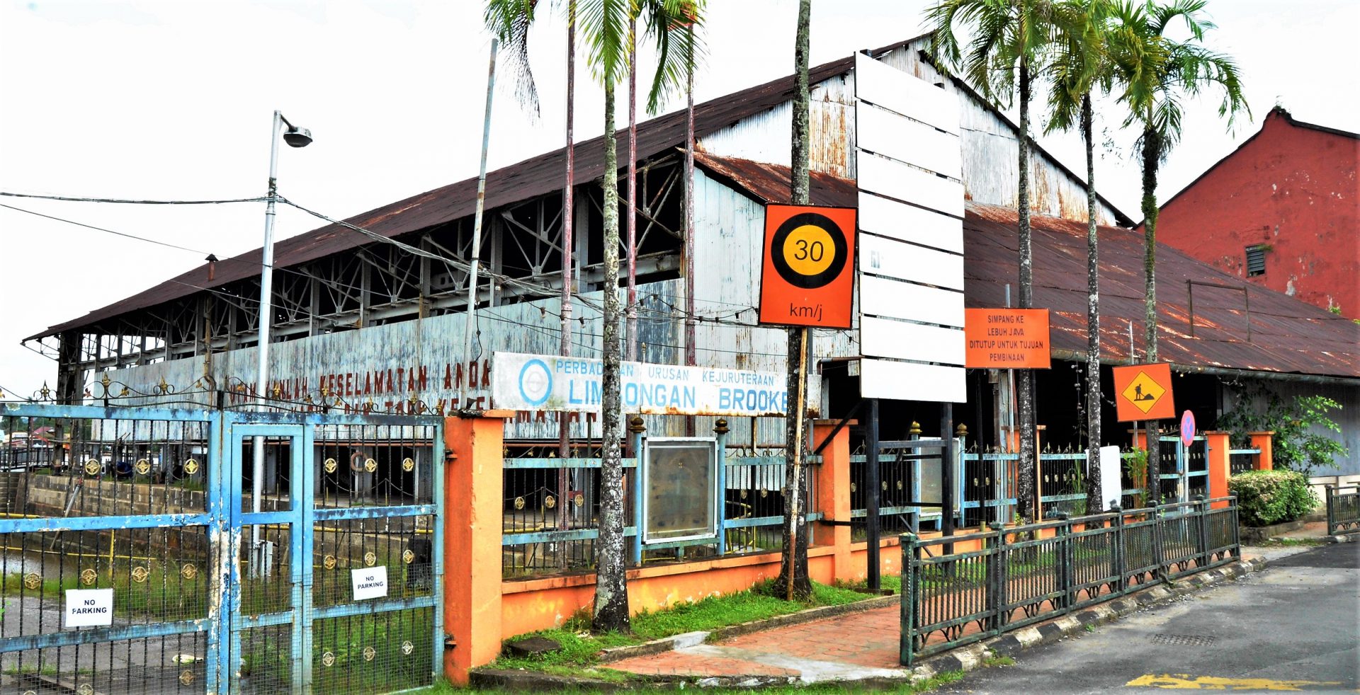 Many Ongoing Projects At Kuching Waterfront | Sarawak Tribune