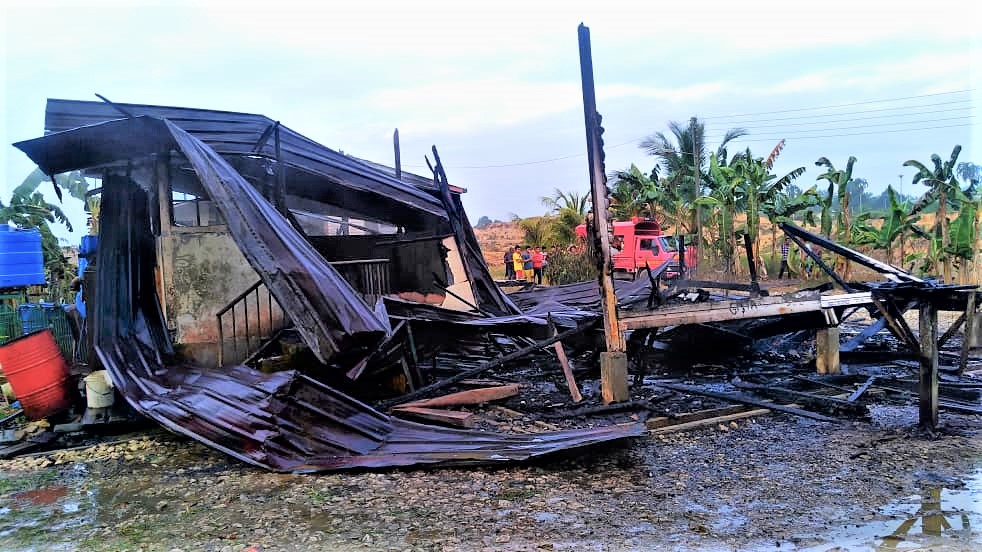 Workers’ Quarters Gutted In Fire | Sarawak Tribune
