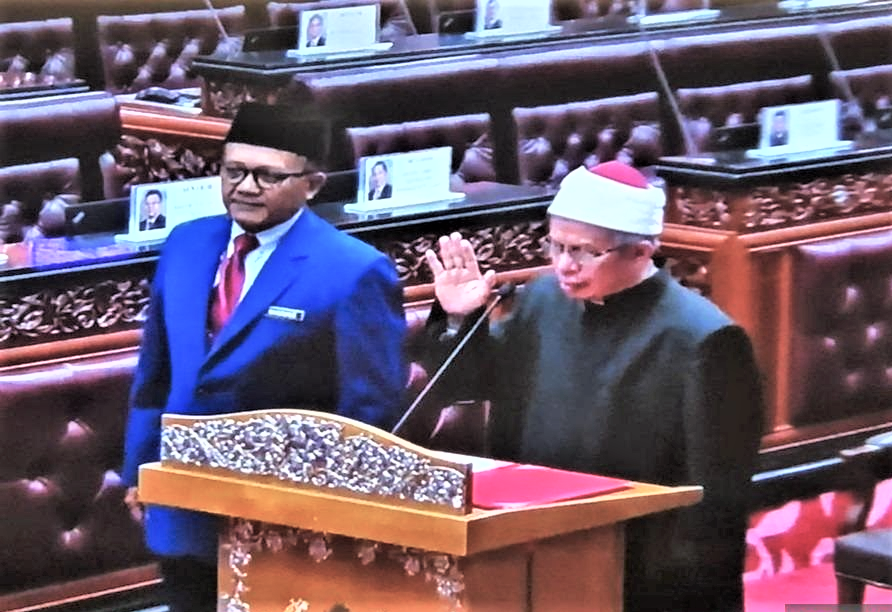 Six Sworn In As Senators | Sarawak Tribune