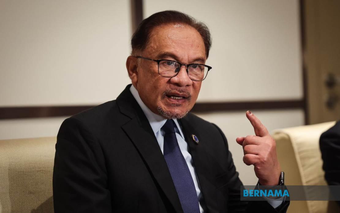 Anwar Challenges GLICs, GLCs To Empower Bumi Economic Development ... Anwar Challenges GLICs, GLCs To Empower Bumi Economic Development ...