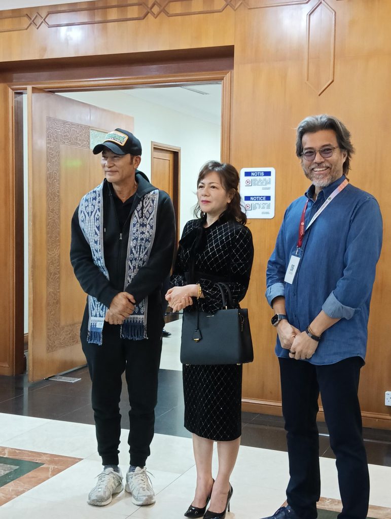 Hong Kong Renowned Actor, Simon Yam Is In The City | Sarawak Tribune