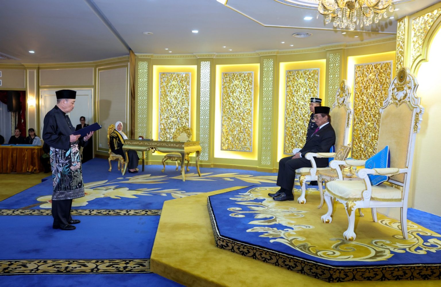 Hajiji Noor Sworn In As Sabah Chief Minister For Second Term | Sarawak ...