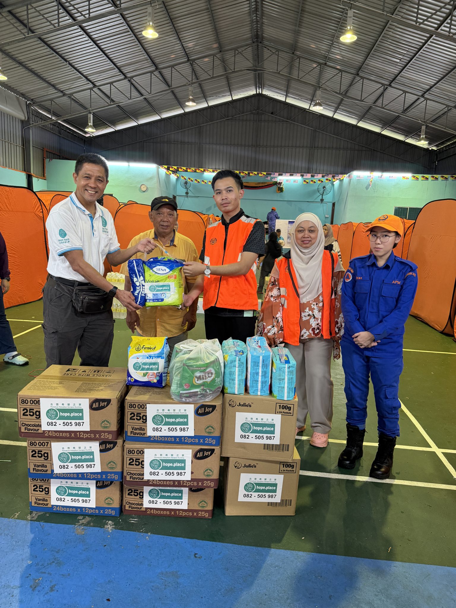 Hope Place Kuching Provides Relief Assistance To Flood Victims ...