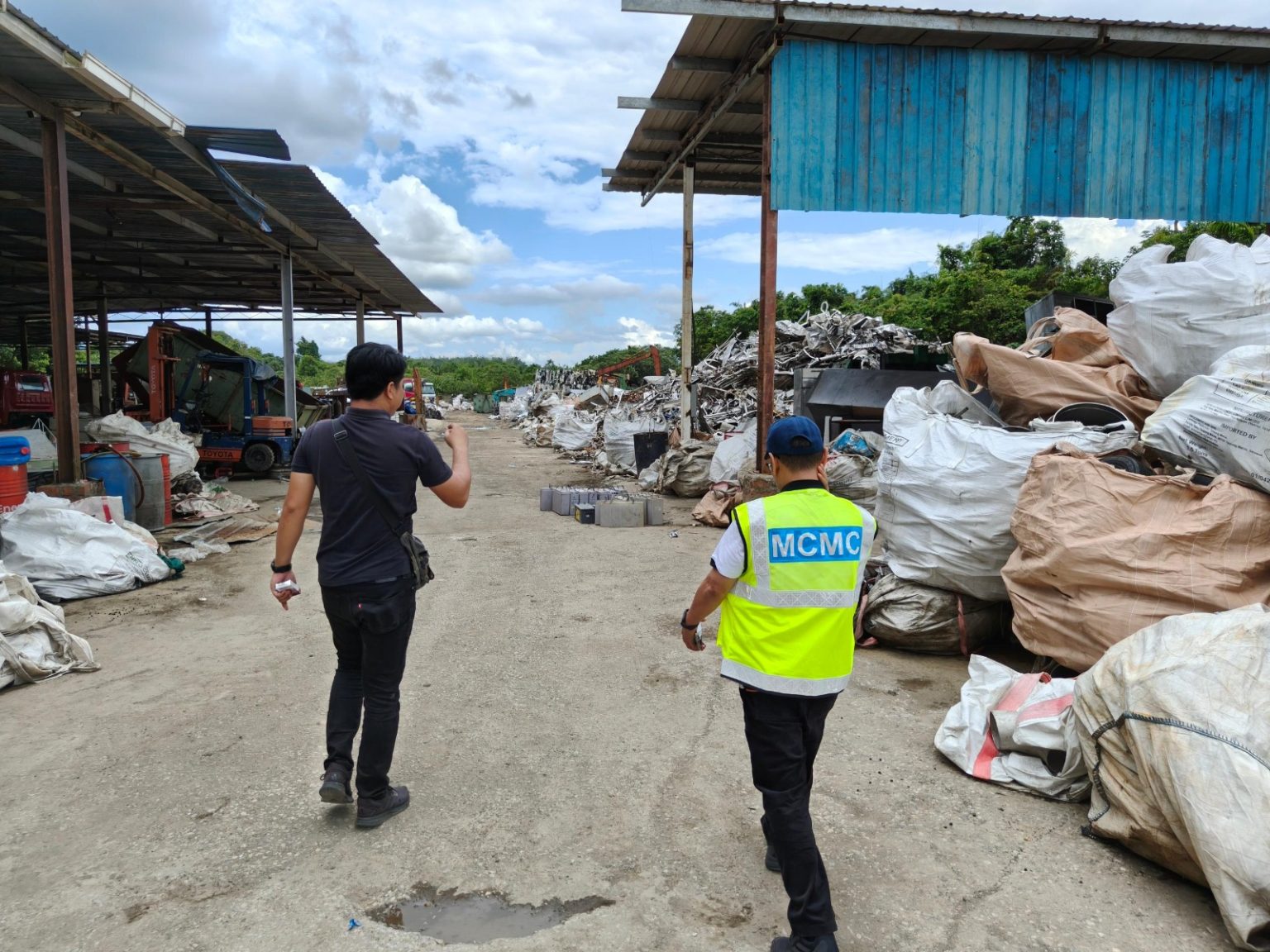 MCMC, Police Bust Suspected Telecom Equipment Theft Syndicate | Sarawak ...